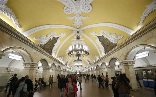 Metrô de Moscou, o mais visitado do mundo, completa 80 anos - Época ...