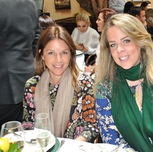 Princesa Gloria von Thurn und Taxis faz tarde de autógrafos em São ...