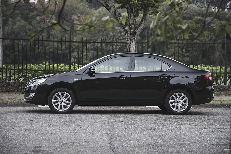 Avaliação: JAC J5 reestilizado | Testes | autoesporte