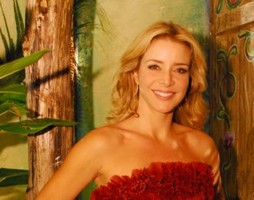 Ariane vai ao escritório de Jorge. E deixa as 'rivais' enciumadas ...