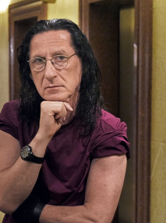 Gerald Thomas lança autobiografia e narra bacanais, tentativa de ...