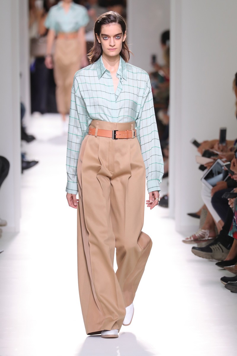 Hermès alia clássico atemporal da marca a desejos do momento | Desfiles ...