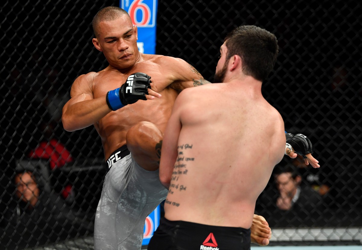 Sheymon Moraes se recupera no Ultimate e vence Sayles por pontos no UFC ...