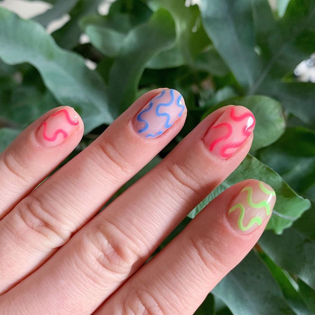 Squiggly Nails: a nail art ondulada que dá um up no visual | Unhas ...