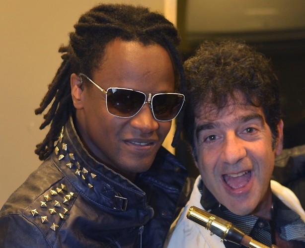 Toni Garrido e George Israel soltam 'A bomba', música feita em ...