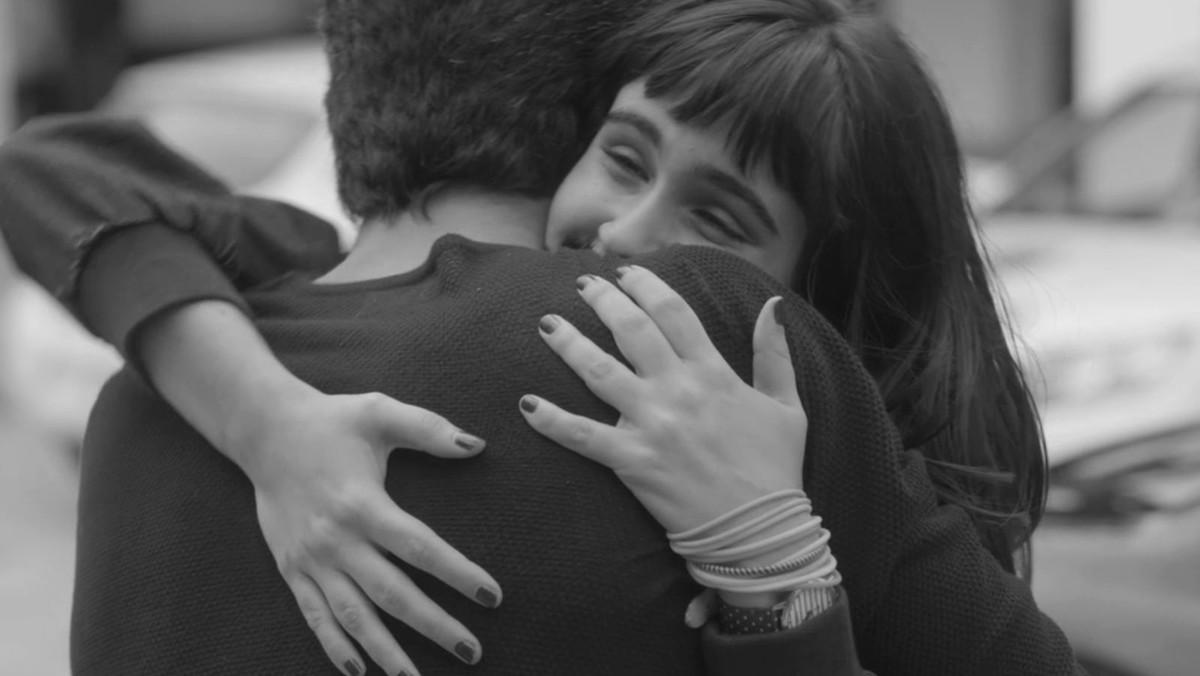 Bebeth espera Eric na saída da cadeia e tem uma surpresa | vem por aí ...