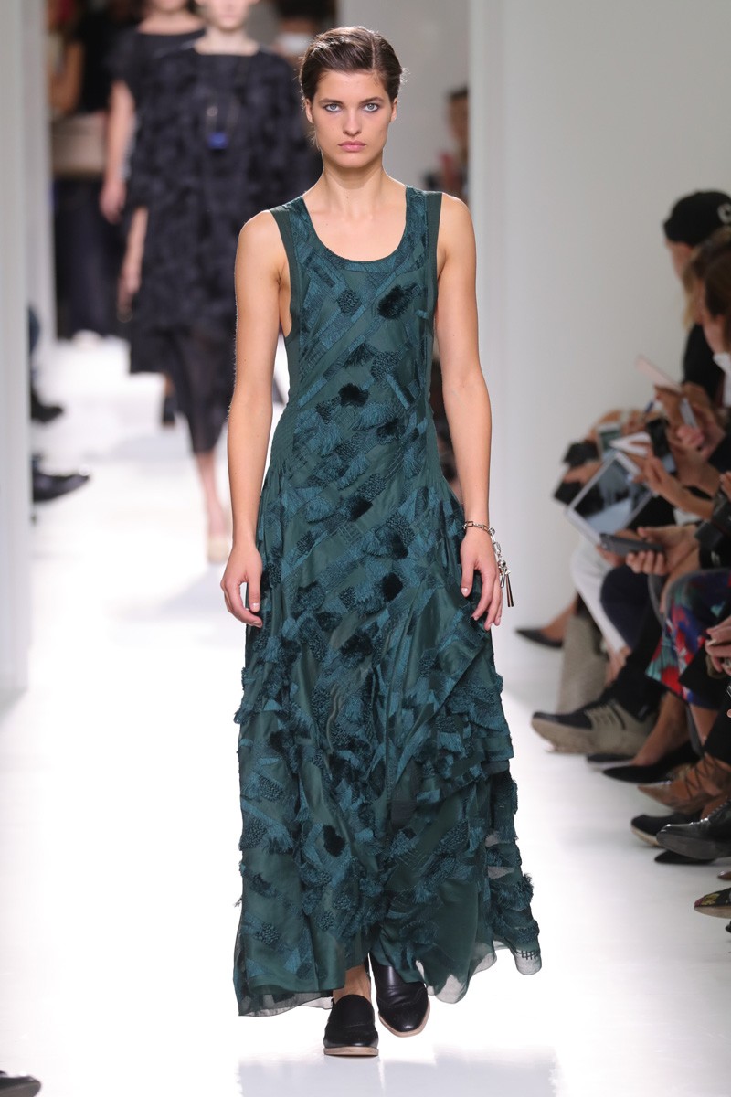 Hermès alia clássico atemporal da marca a desejos do momento | Desfiles ...