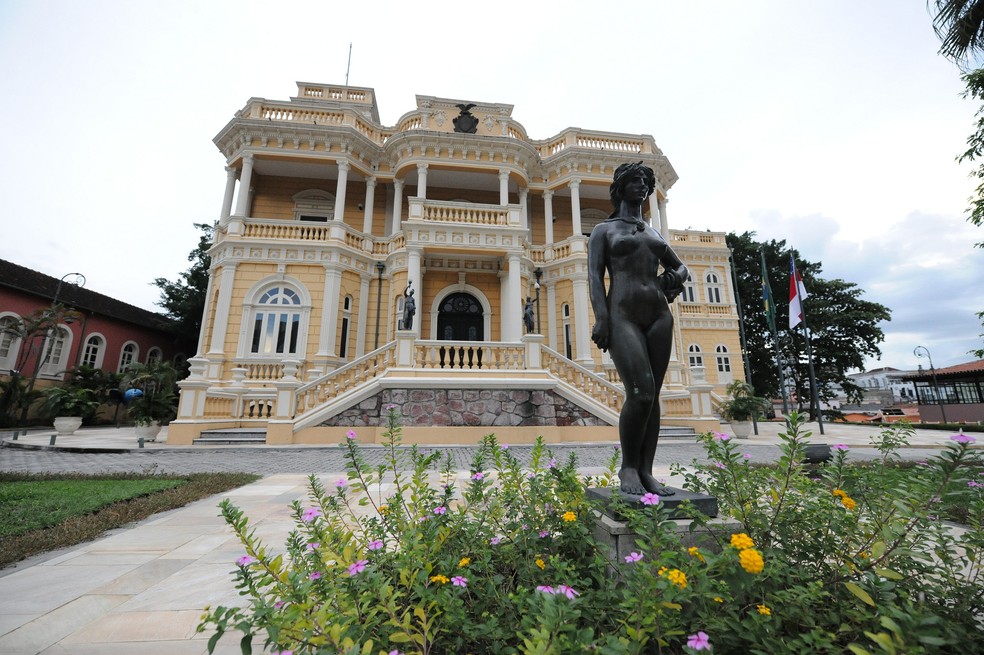 Exposição 'Azulinea' é aberta nesta quinta (1º) no Centro Cultural ...