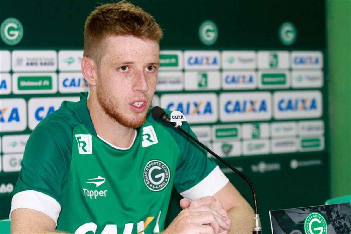 Mais efetivo com Hélio no Goiás, Aylon espera convencer na reta final ...