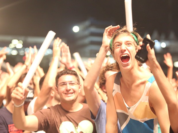 G1 - Disclosure faz pequena rave no meio de roqueiros e dedica música a ...