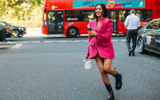 É cor de rosa-shocking! O tom é o favorito dos fashionistas no street ...