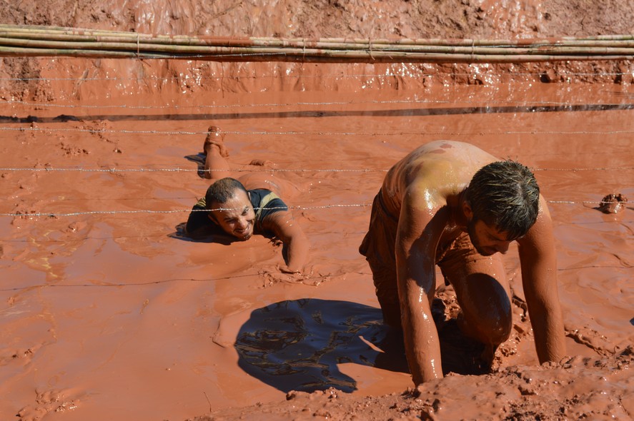 Fotos: Desafio Braves tem muita lama em corrida de obstáculos - fotos ...