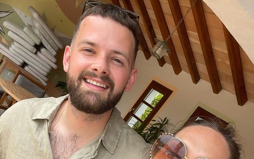 Cantor lamenta morte da esposa no dia do casamento: "Nunca chegaremos ...