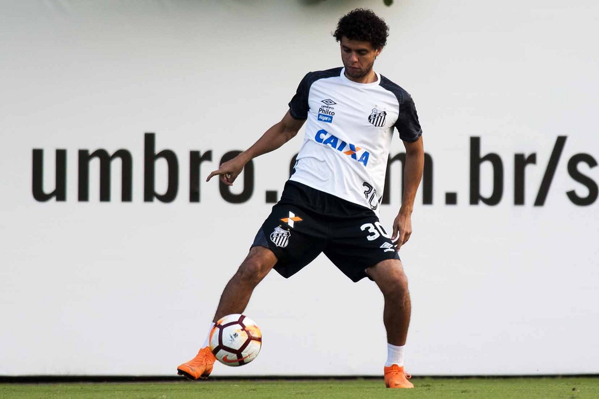 Victor Ferraz volta a sentir a lombar, desfalca treino e vira dúvida no ...