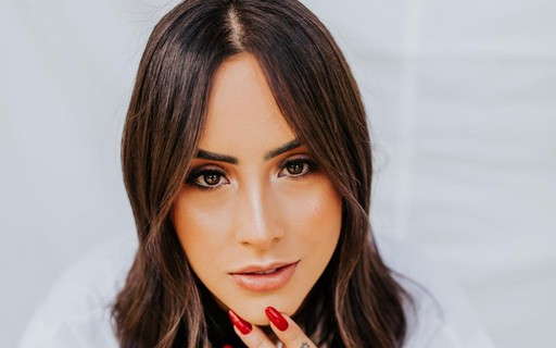 Modelo Júlia Hennessy postou "a vida é breve" um dia antes de morrer ...