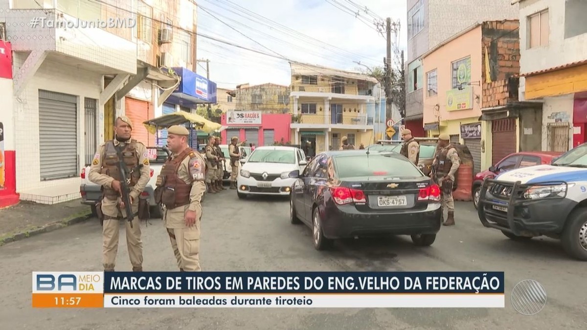 Homem ferido em tiroteio no Engenho Velho da Federação, em Salvador ...