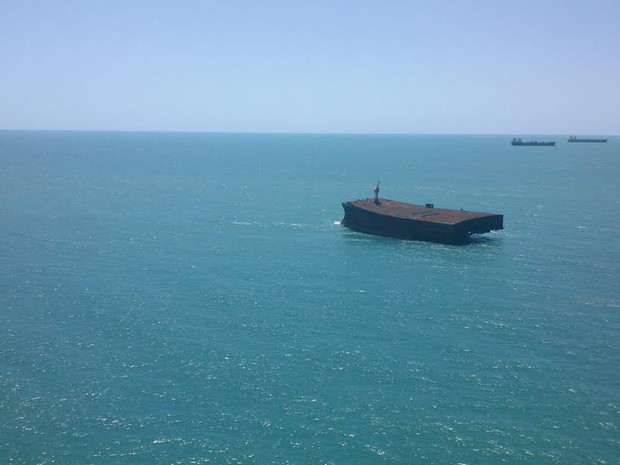 G1 - Passeio de barco reúne pessoas para intervenções artísticas no ...