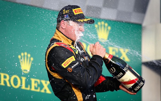 Lauda diz que Kimi será 'covarde' se não for para a RBR: 'Só beber ...