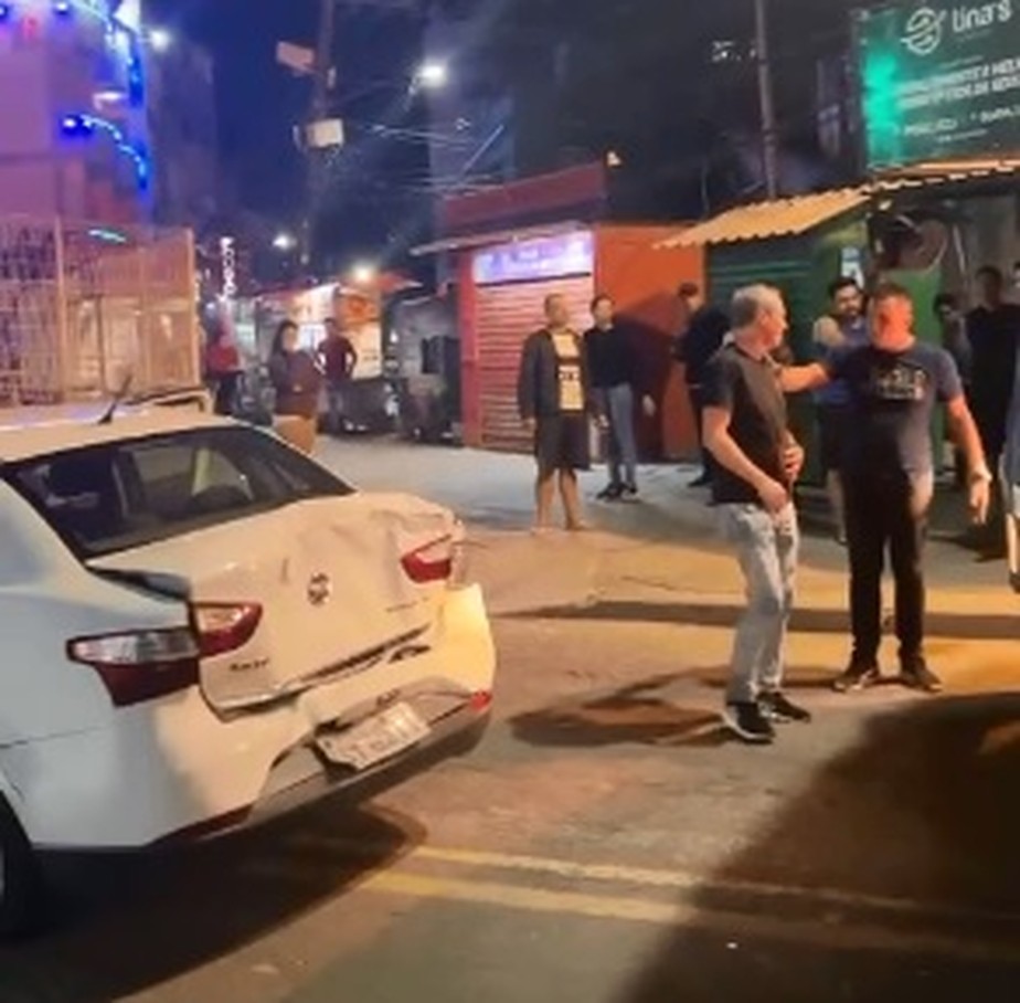 Homem é esfaqueado por motorista de ônibus após briga de trânsito; veja vídeo | Rio | O Globo