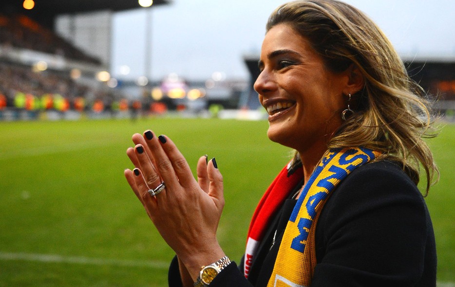 globoesporte - FOTOS: Carolyn Radford, a musa do Mansfield Town - fotos ...