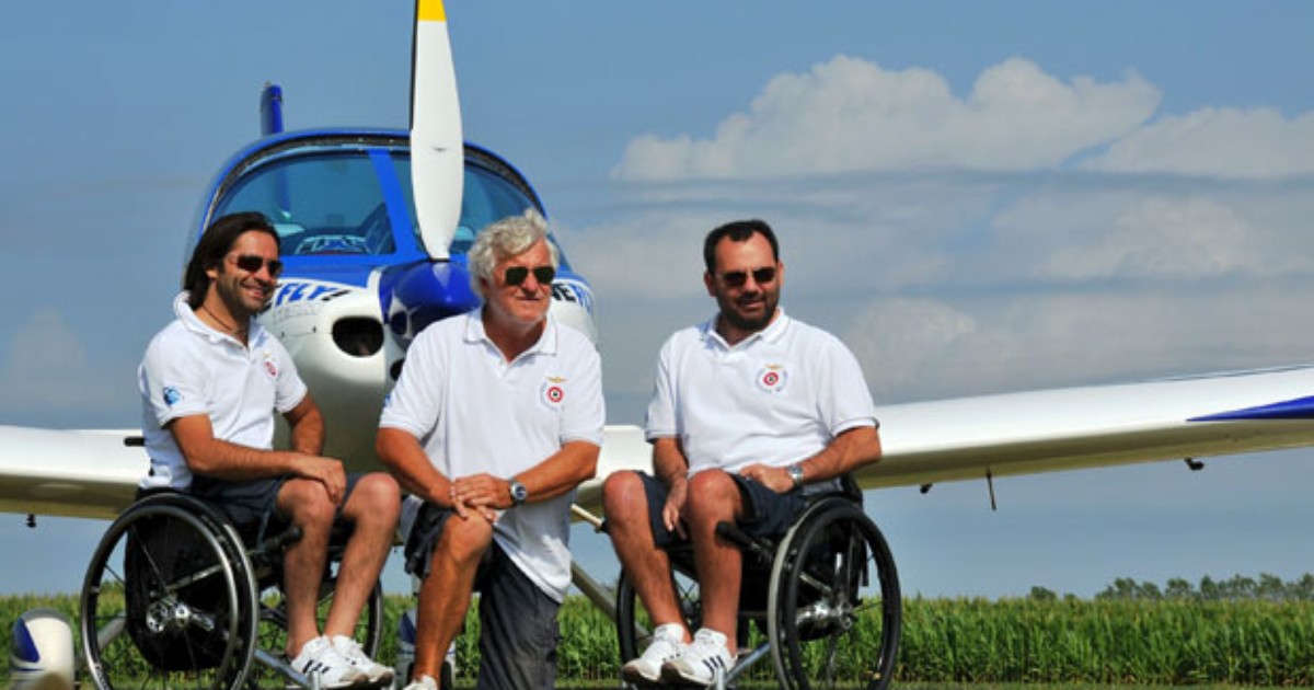G1 - Pilotos paraplégicos formam esquadrilha de acrobacias aéreas ...