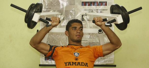 Remo 'repatria' volante e recebe mais dois na noite deste domingo ...