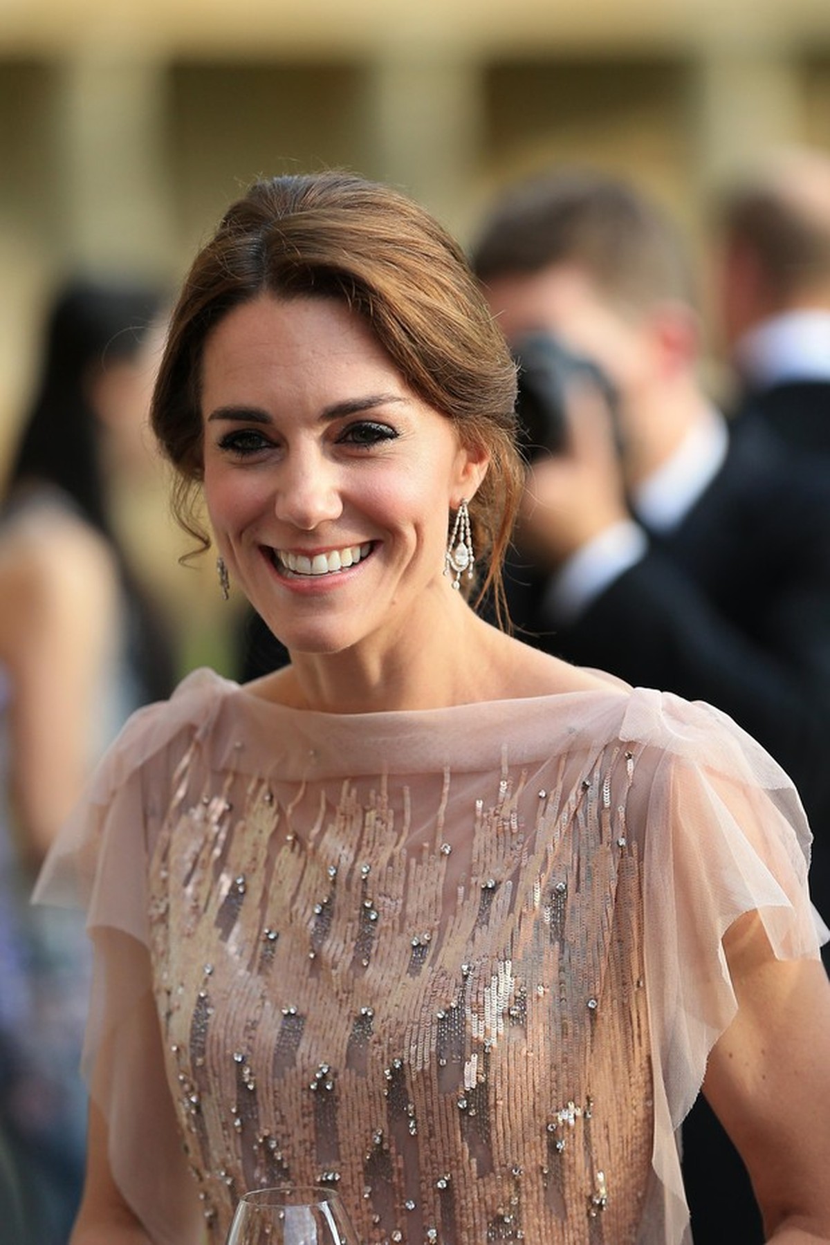 Kate Middleton brilha ao repetir vestido de mais de R$ 10 mil | Moda ...