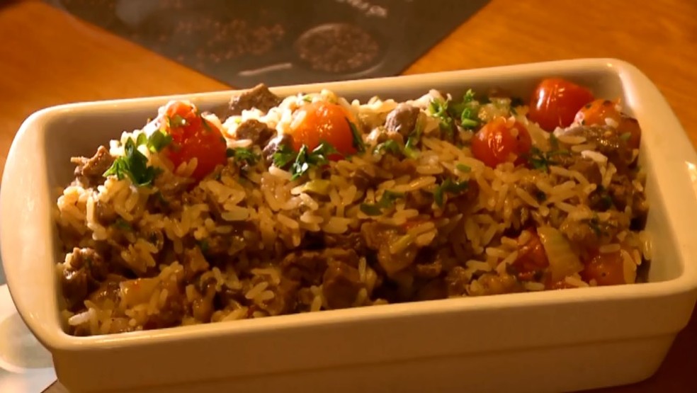 Aprenda a preparar o arroz de carreteiro, receita tradicional da região ...