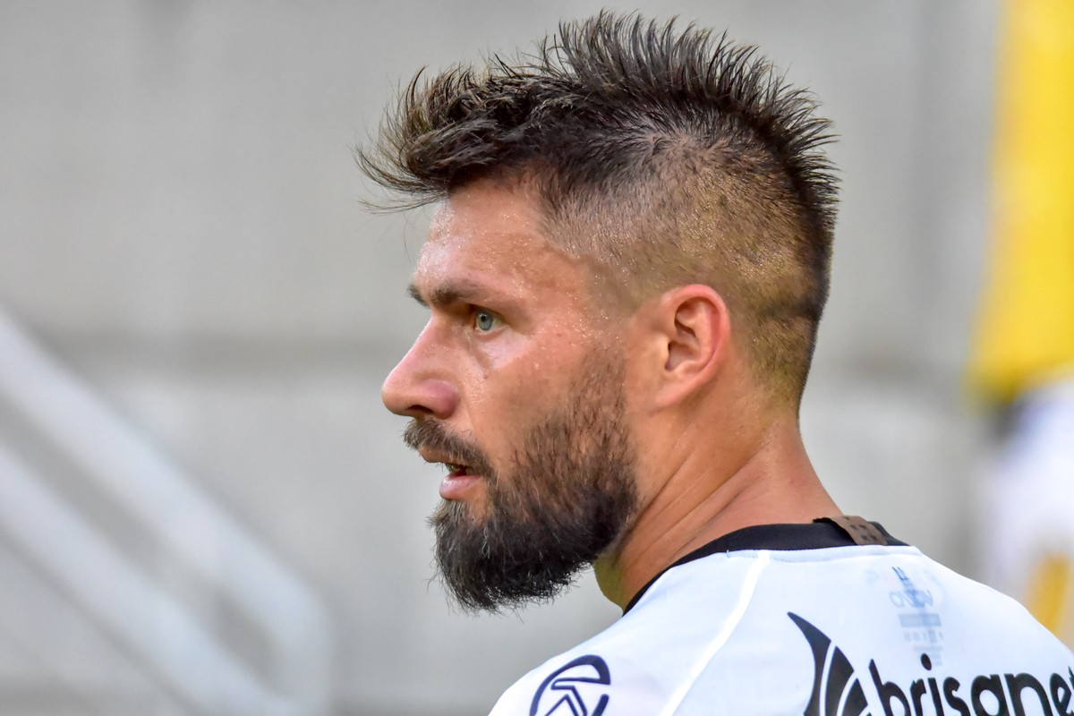 Rafael Sobis diz por que "fugiu" de contrato com o Corinthians e nunca ...