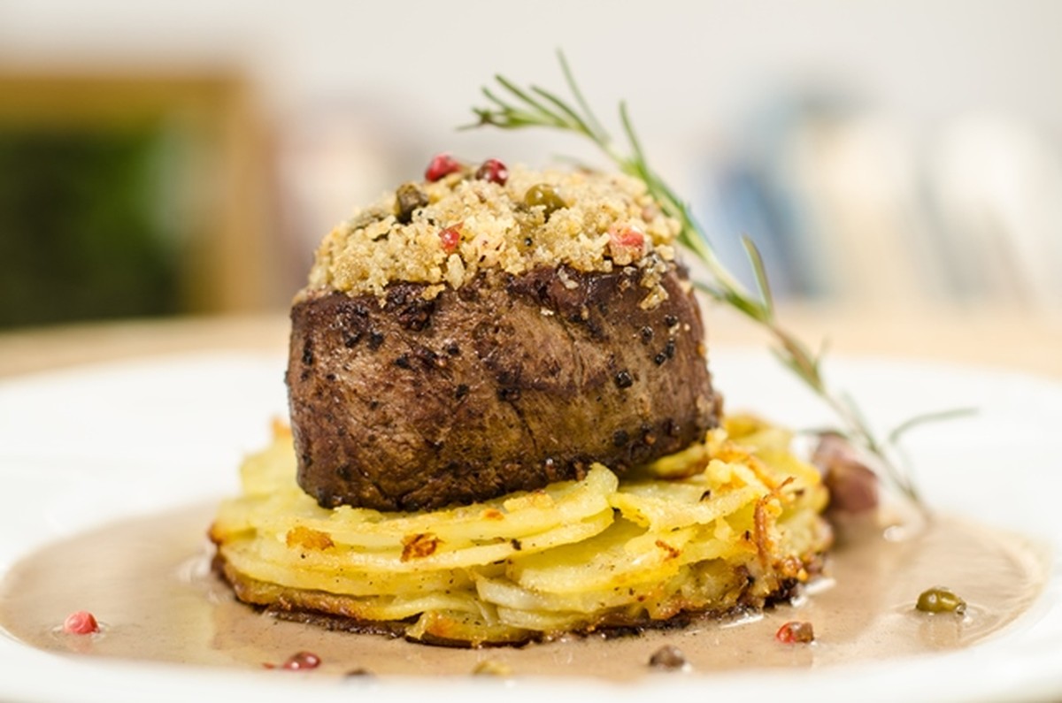 Filé Mignon em Crosta de 4 Pimentas | Carnes | Receitas
