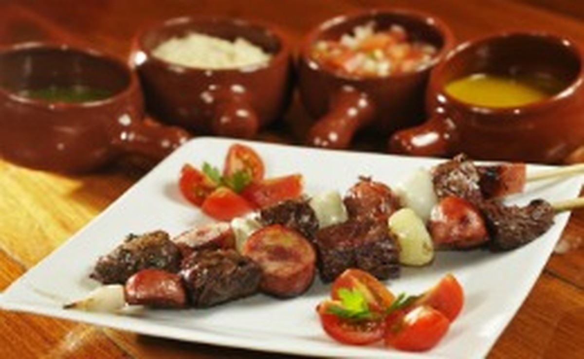 Espetinho misto de filé-mignon e linguiça | Carnes | Receitas