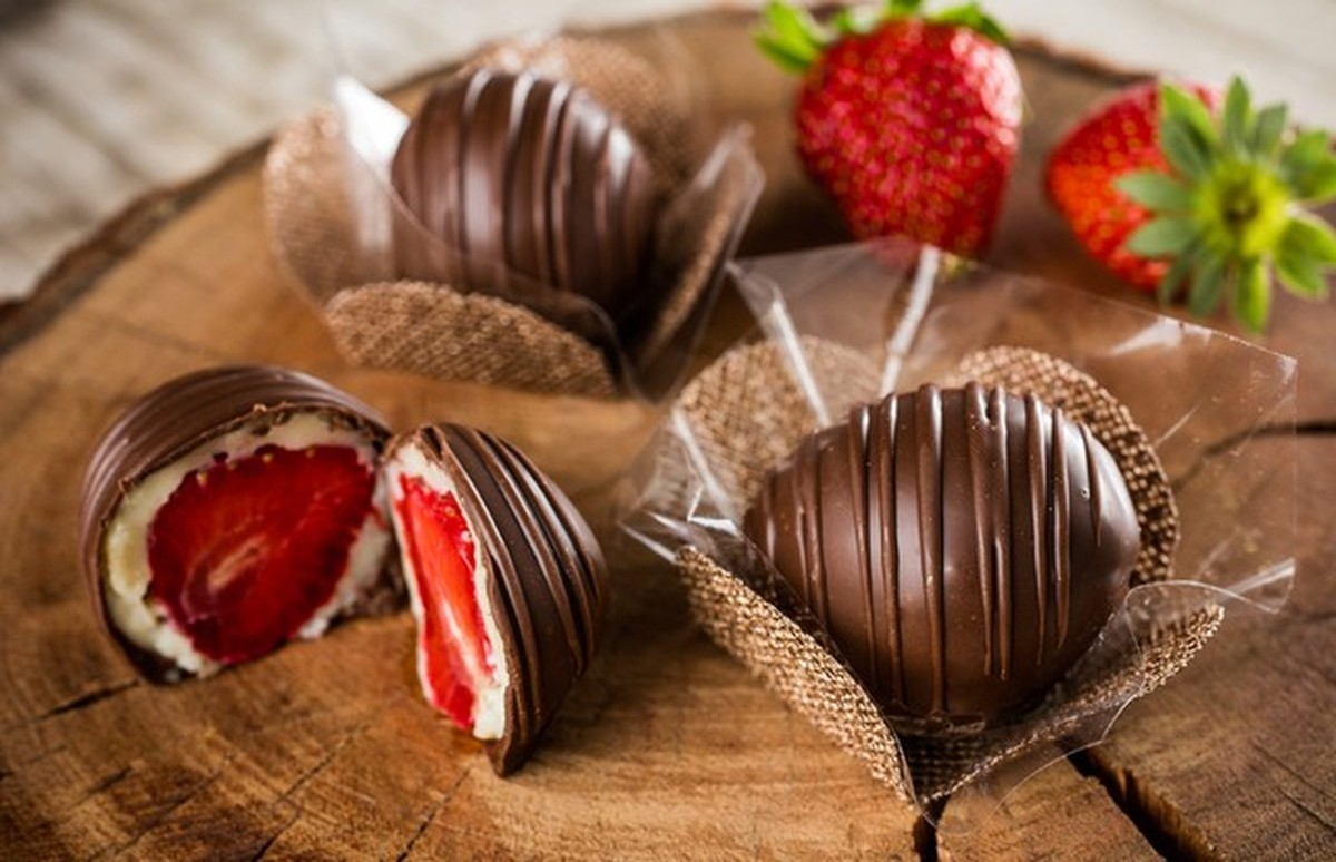 Inove no docinho com brigadeiro branco e morangos | Lifestyle | vogue