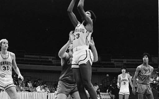 Uniforme usado por Barack Obama vai a leilão por R$ 380 mil - GQ | Poder