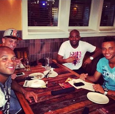 No Rio, Lucas Crispim se reúne com novatos antes de assinar com o Vasco ...