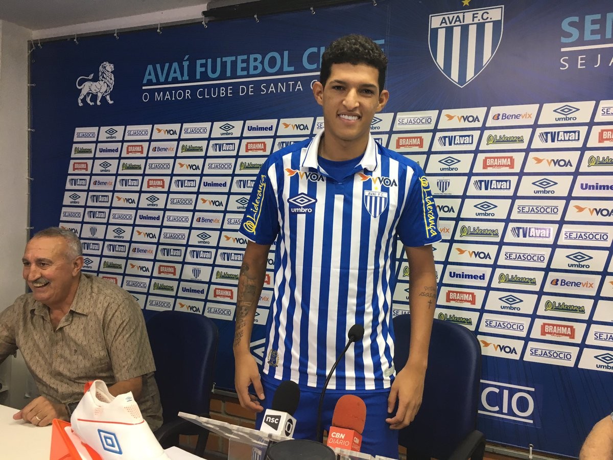 Matheus Matias elogia Avaí e garante foco para fazer "um grande ...