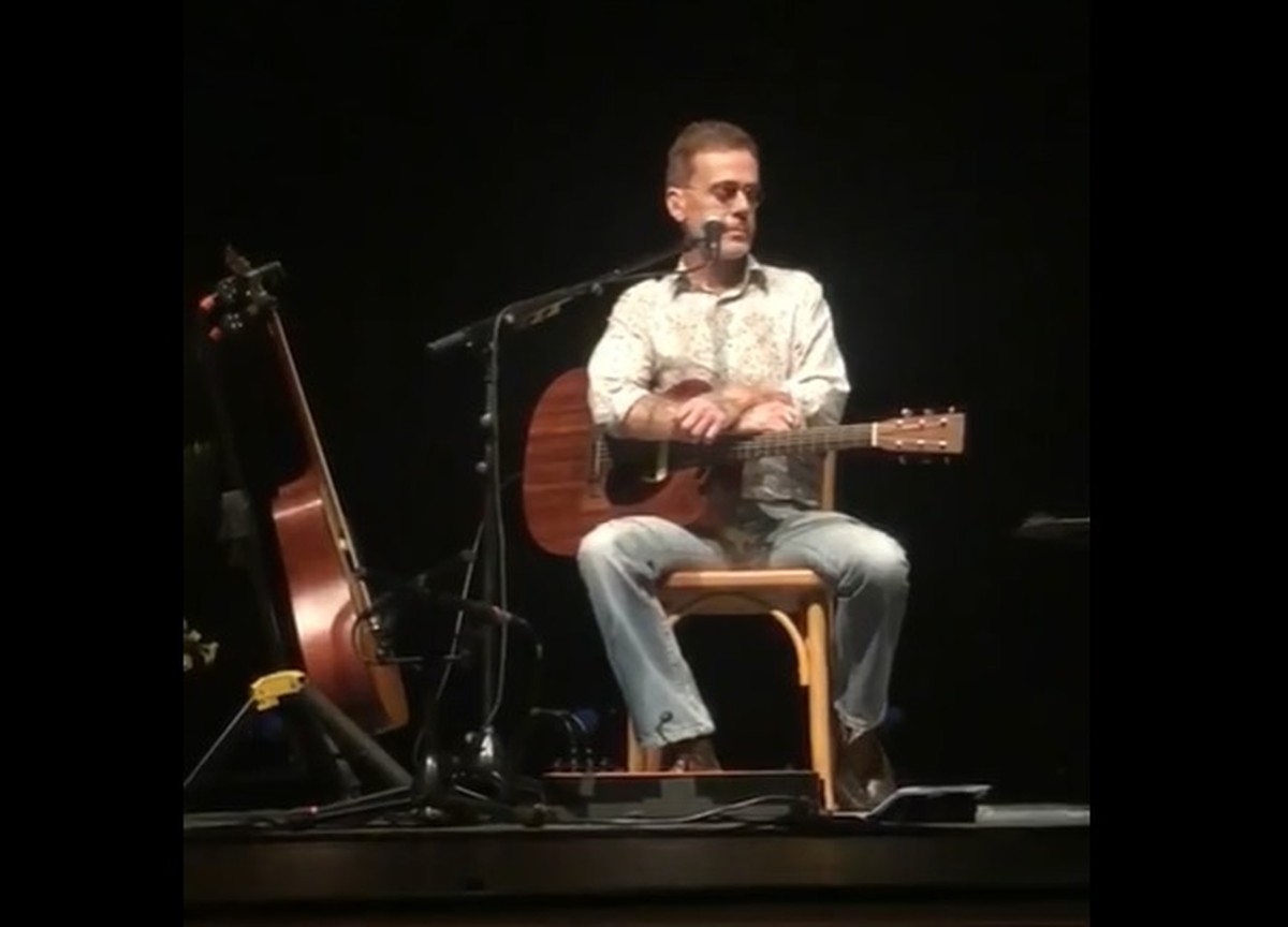 Nando Reis homenageia Marília Mendonça com 'Sim' em Natal e se emociona ...