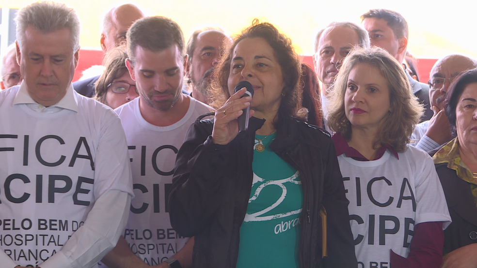 'Abraço' no Hospital da Criança do DF reúne 450 pessoas contra possível ...