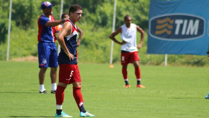 Rômulo culpa dieta por passo à frente e celebra moral com Sérgio Soares
