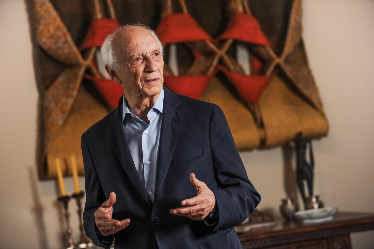 Live do Valor: Ricupero fala às 16h sobre o impacto da covid-19 na ...