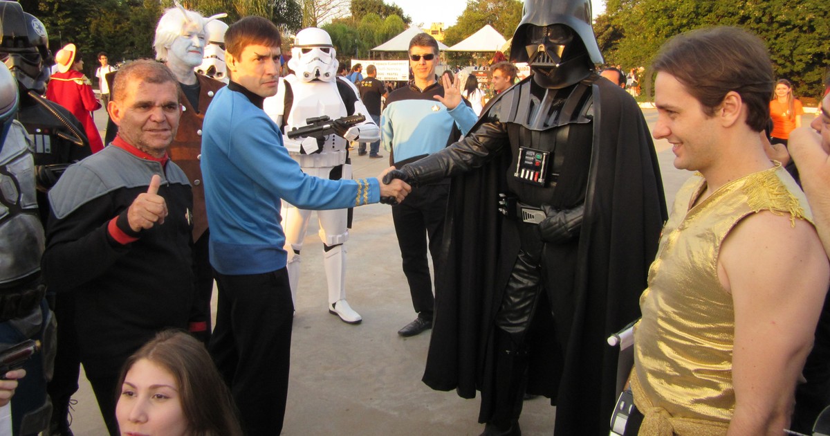 G1 - Anime Friends 2015 tem aperto de mão entre Darth Vader e Spock ...