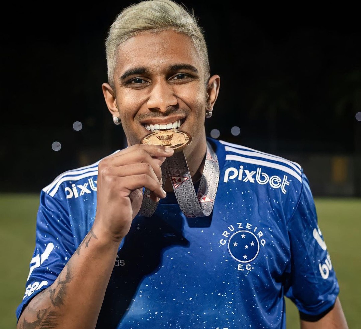 Paysandu oficializa a contratação por empréstimo do atacante Alex Matos ...