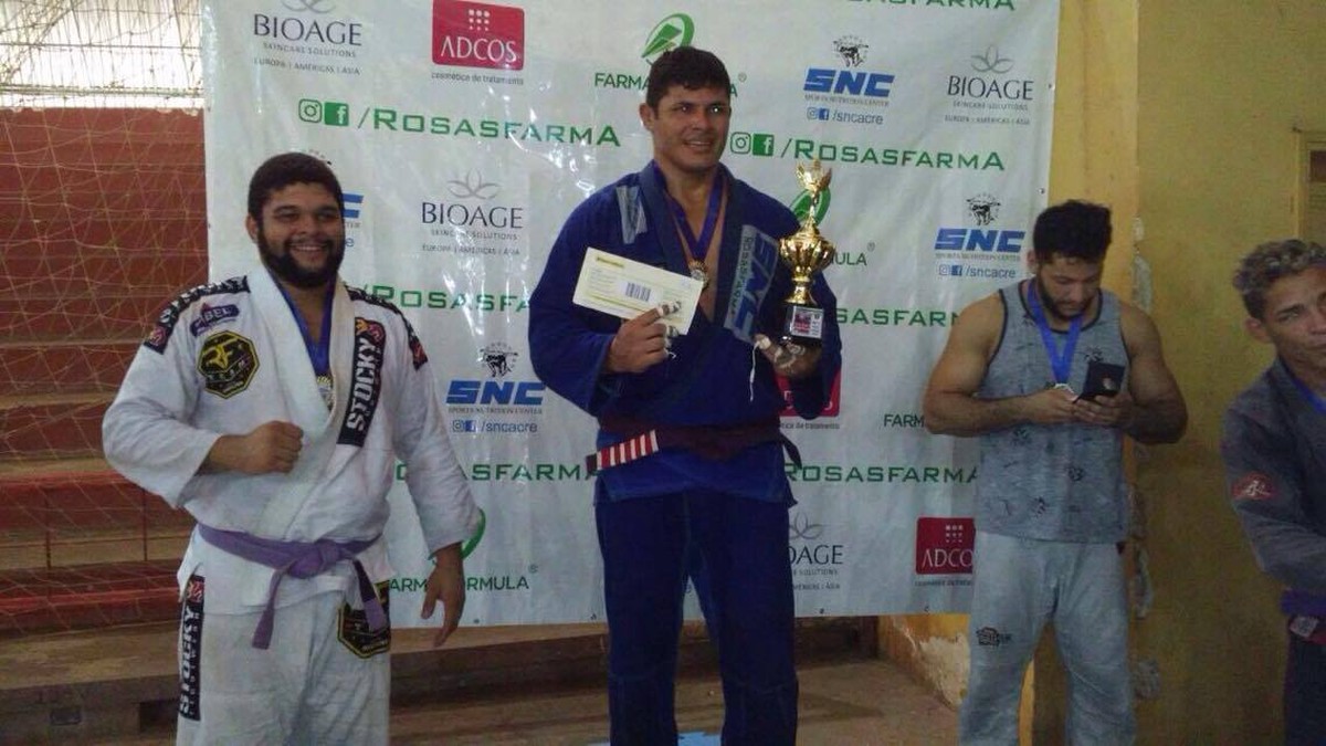 Jonas Conan é campeão do absoluto peso pesadíssimo da 6ª Copa da AAJJ ...