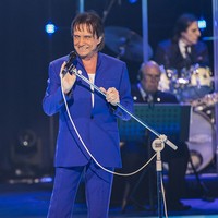 Roberto apresenta música inédita de álbum em espanhol que sai no Brasil ...