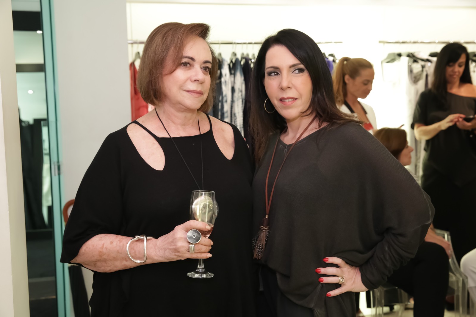 Mara Mac comemora o lançamento do seu “Manifesto do Luxo Simples ...