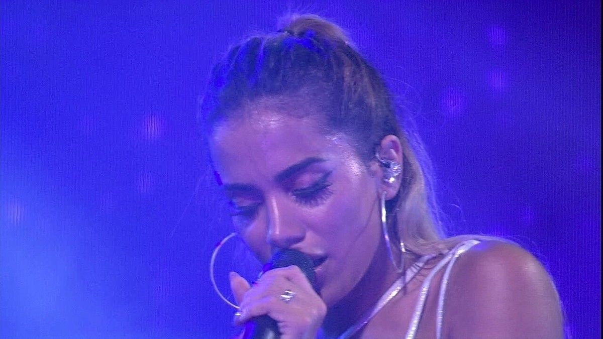 Anitta canta 'Downtown' e brothers dançam | agora na casa | gshow