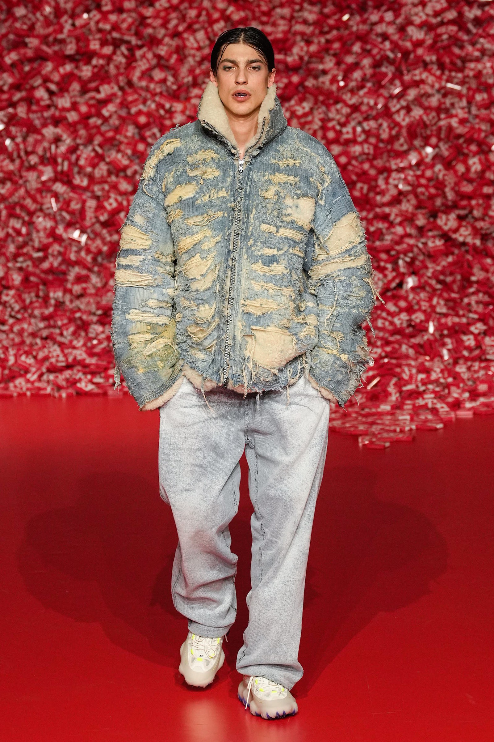 Diesel | Milão | Inverno 2023 | Desfiles | Vogue