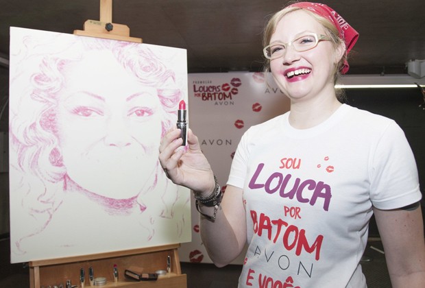 Artista que pinta telas com beijos faz instalação em São Paulo ...