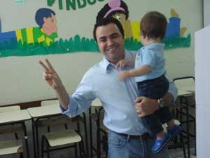 G1 - Vladimir Azevedo é reeleito prefeito de Divinópolis, MG - notícias ...