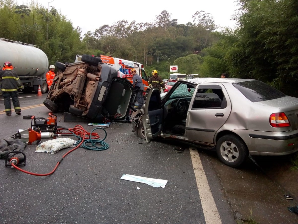 Duas mulheres morrem e seis pessoas ficam feridas em acidente na BR-040 em Juiz de Fora | Zona ...