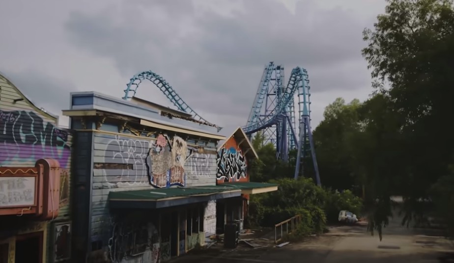 Abandonado após furacão Katrina, parque de diversão ganha fama de ...